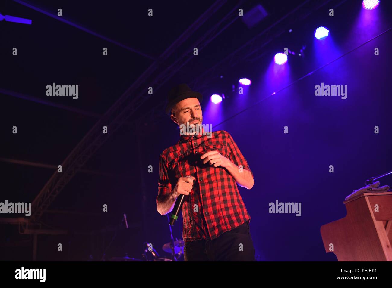 Napoli, Italy. 16th Nov, 2017. Italian singer-songwriter Samuel Romano ...