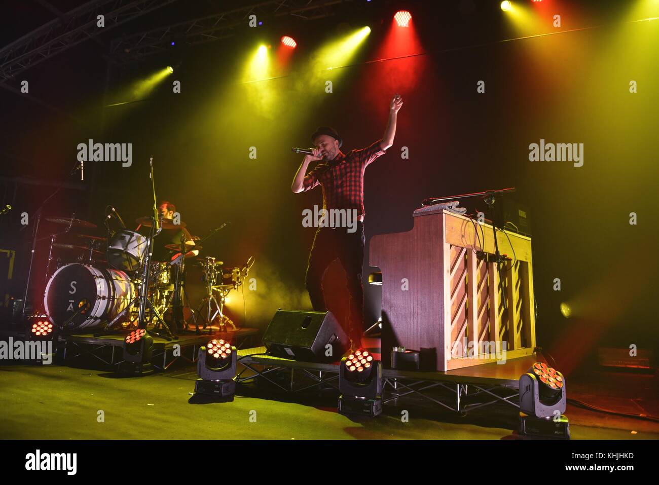 Napoli, Italy. 16th Nov, 2017. Italian singer-songwriter Samuel Romano ...