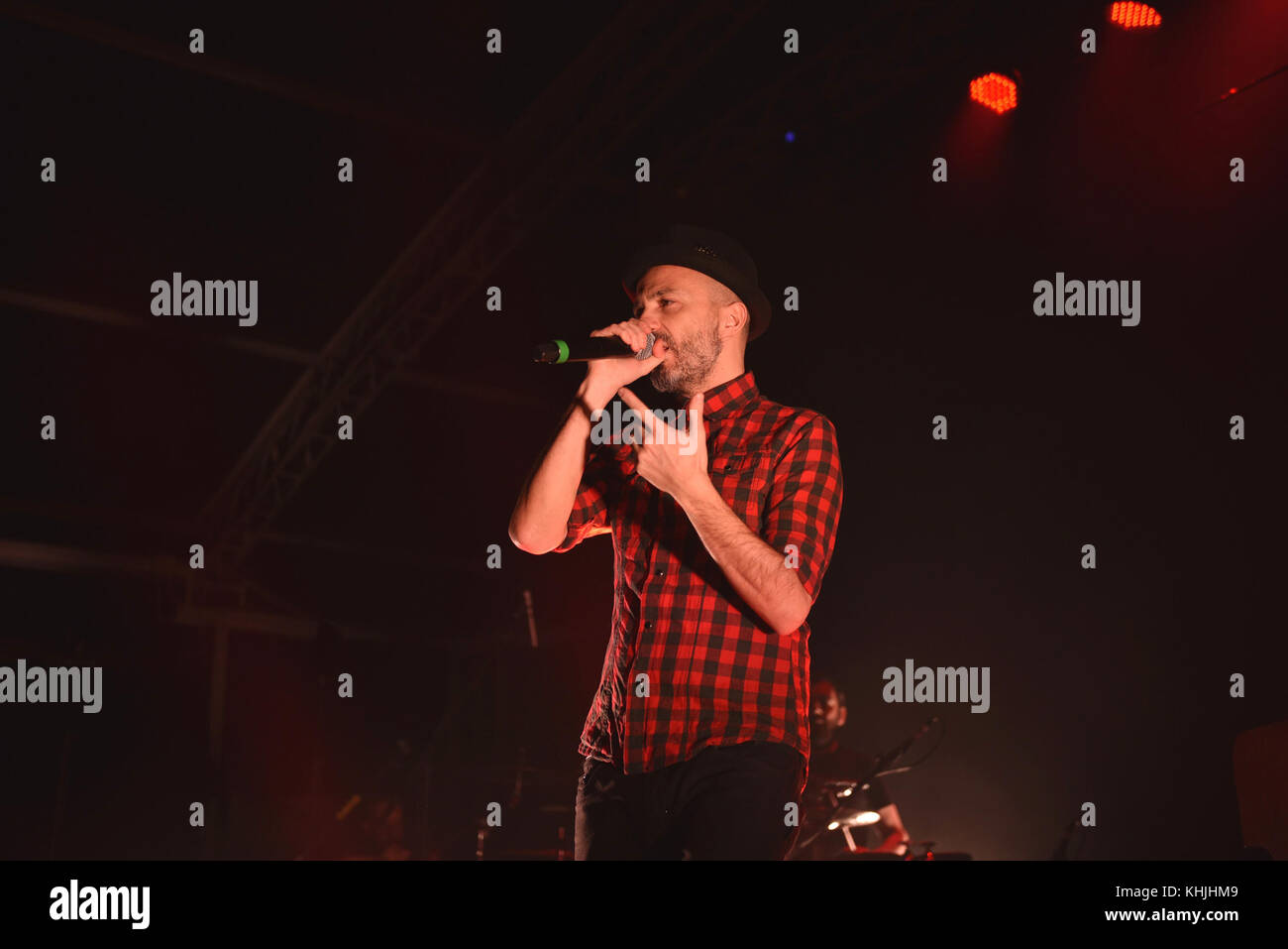 Napoli, Italy. 16th Nov, 2017. Italian singer-songwriter Samuel Romano ...