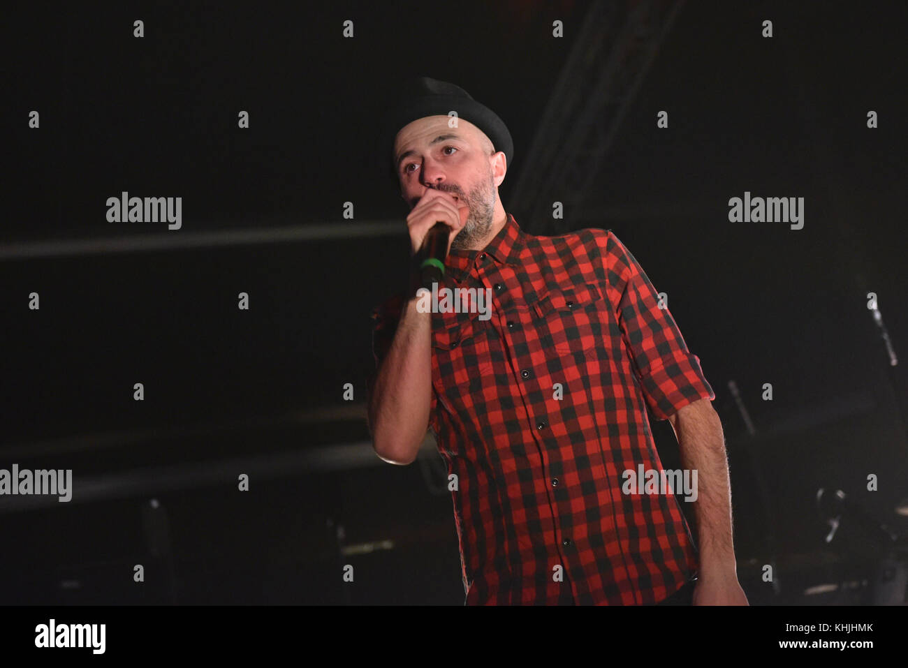 Napoli, Italy. 16th Nov, 2017. Italian singer-songwriter Samuel Romano ...