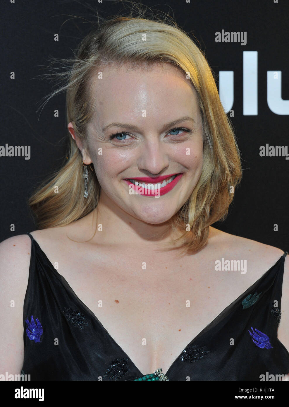 Elizabeth moss handmaids hi-res stock photography and images - Alamy