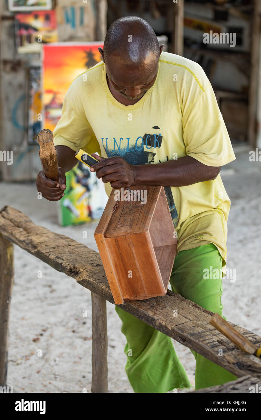 African traditional tools hi-res stock photography and images - Alamy