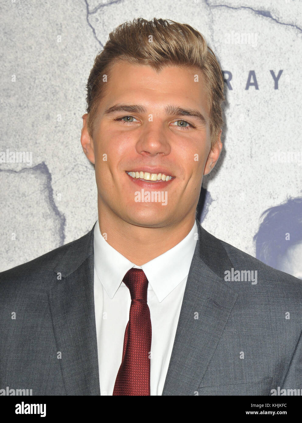 LOS ANGELES, CA - APRIL 04: Chris Zylka attends the season 3 premiere ...