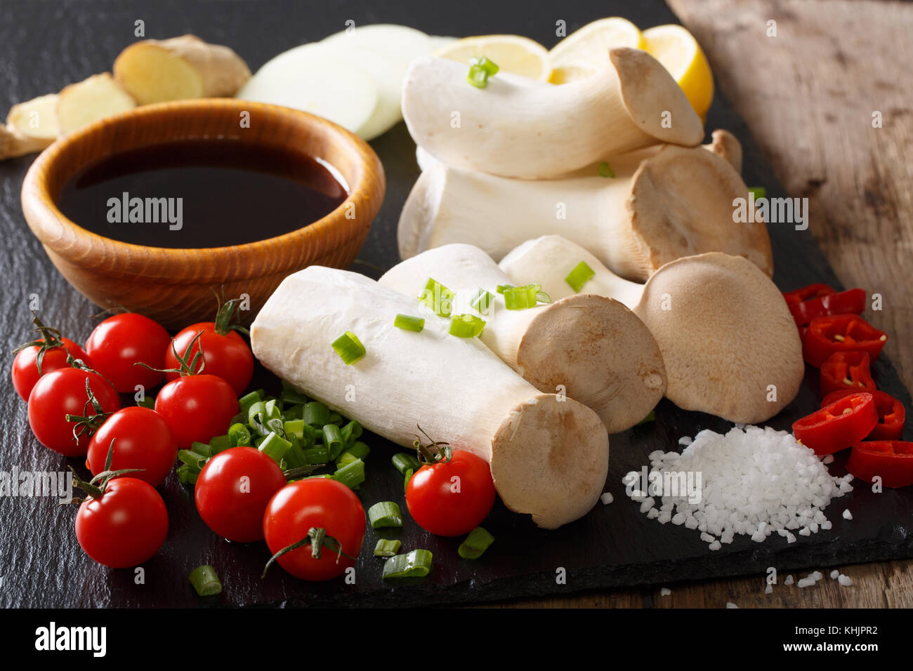 King brown hi-res stock photography and images - Alamy