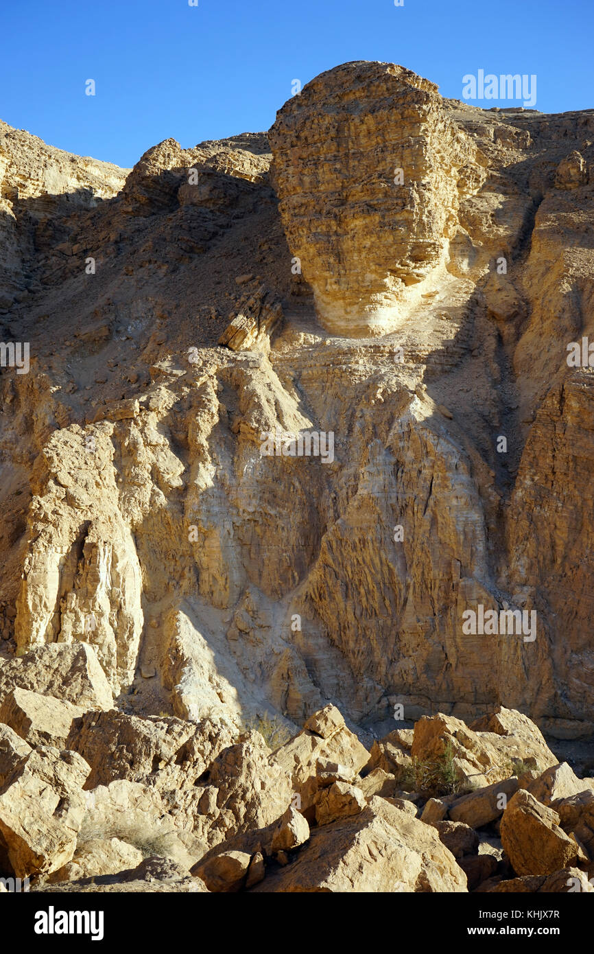 Big rock on the edge in Negev desert, Israel Stock Photo - Alamy