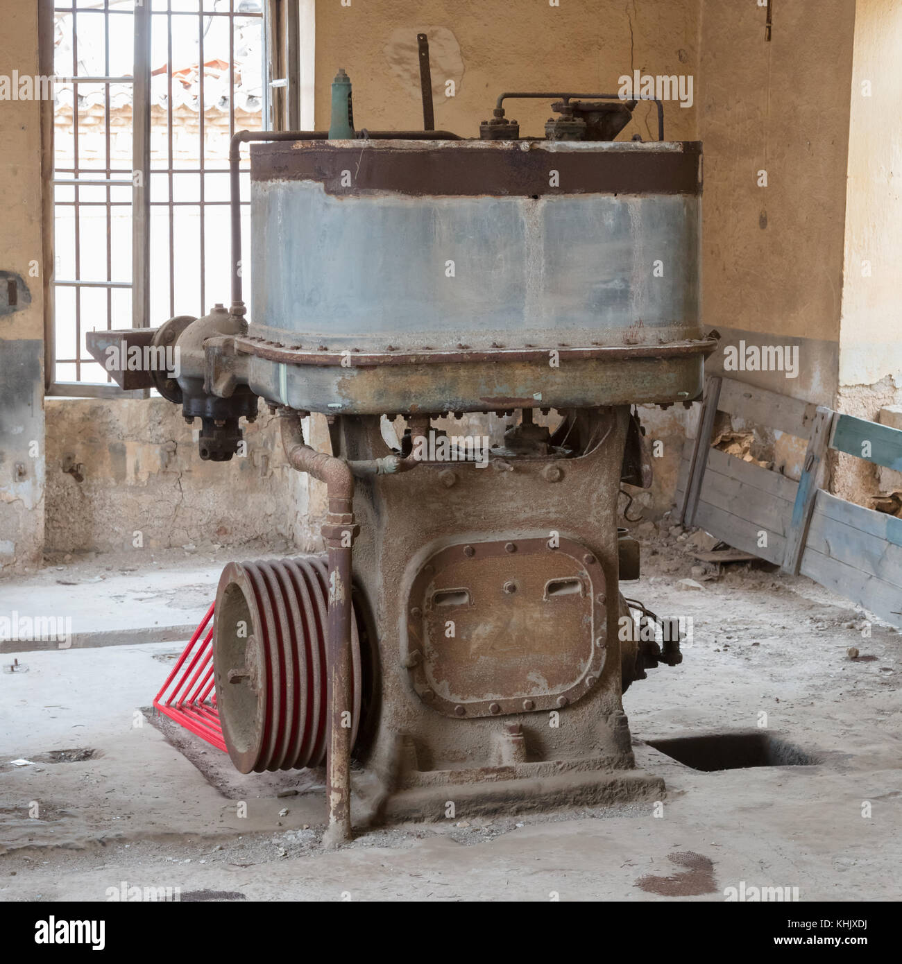 Rusty old engine in an abandoned building in Greece Stock Photo - Alamy