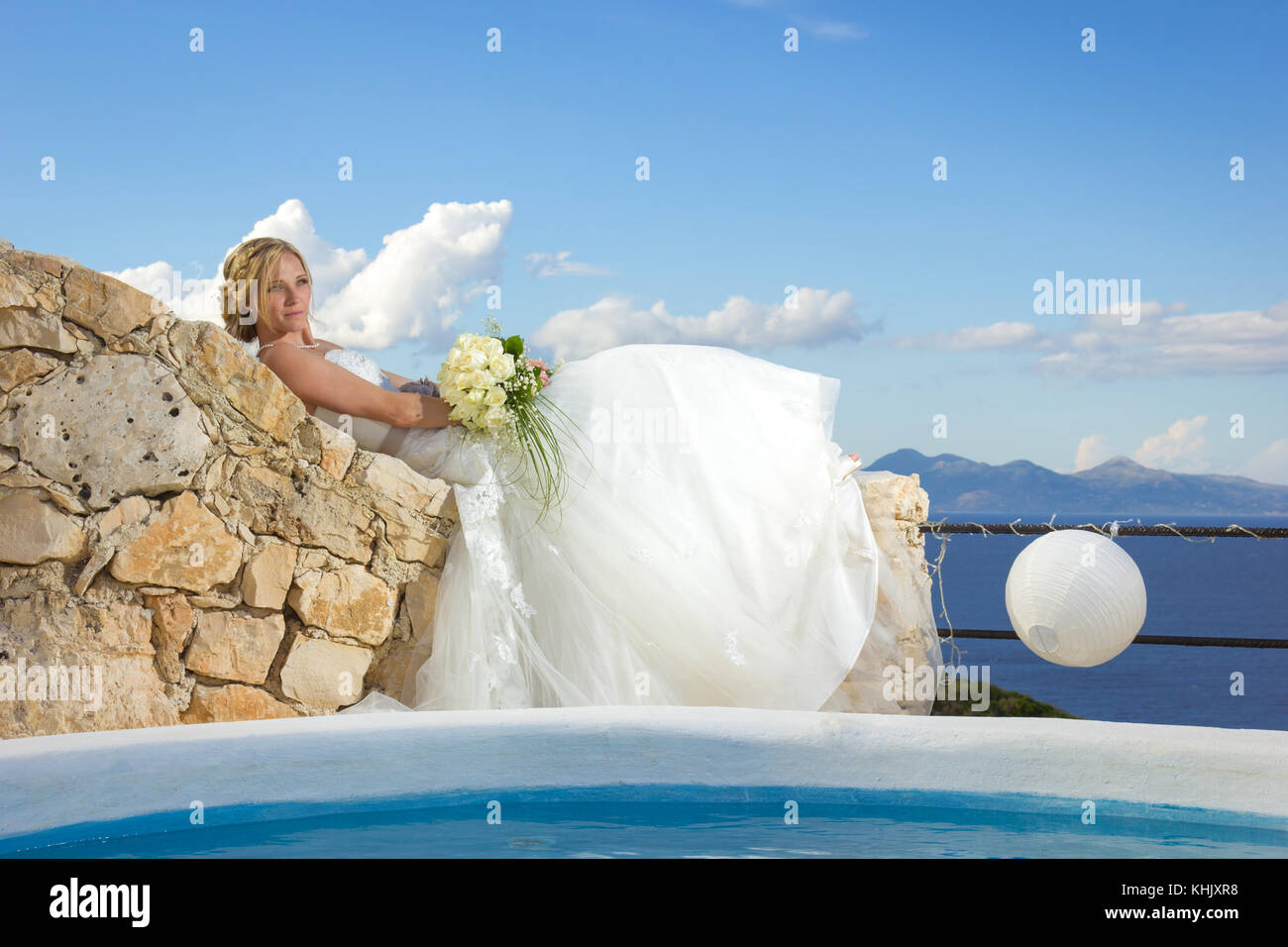 portrait of a beautiful bride in a greek island Stock Photo - Alamy