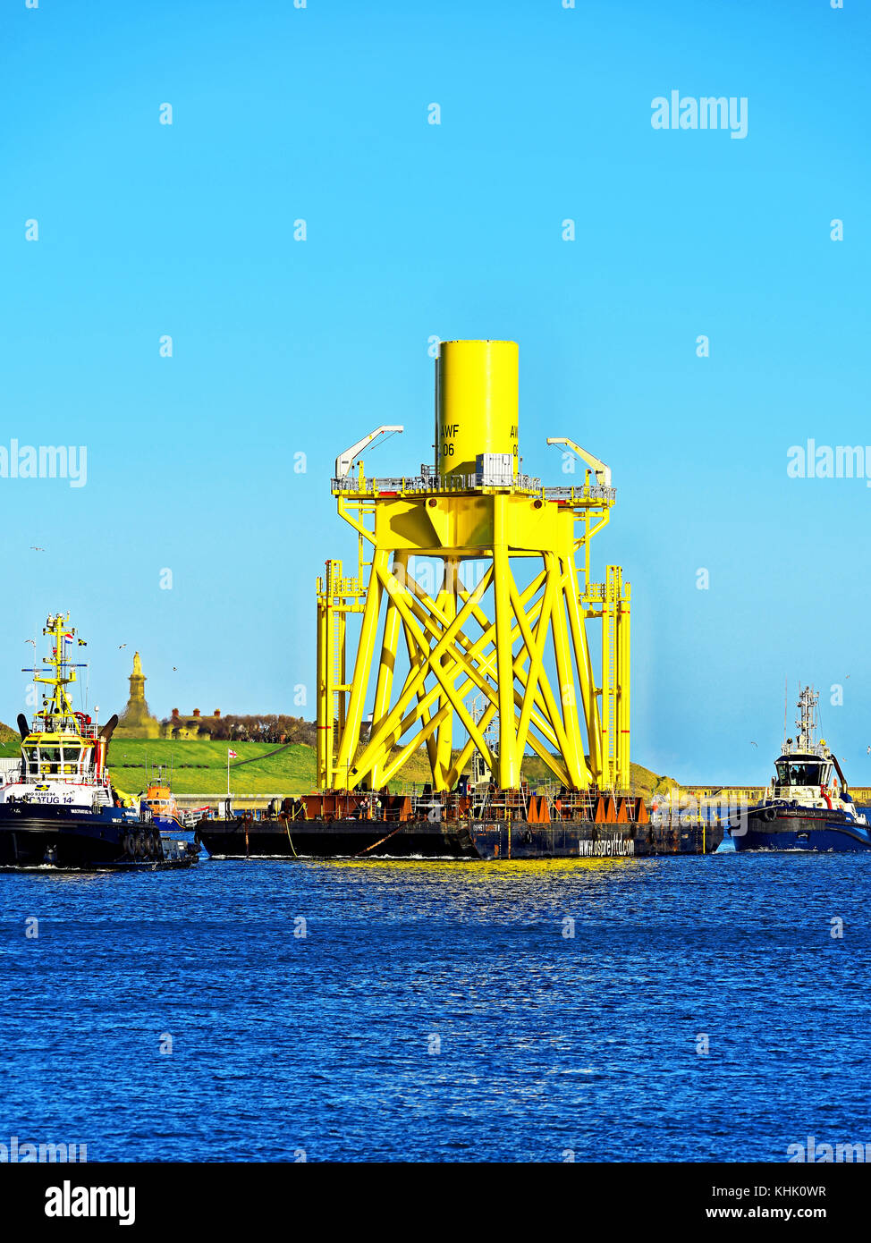 Barge Osprey Carrier II with massive load of wind turbine or rig ...
