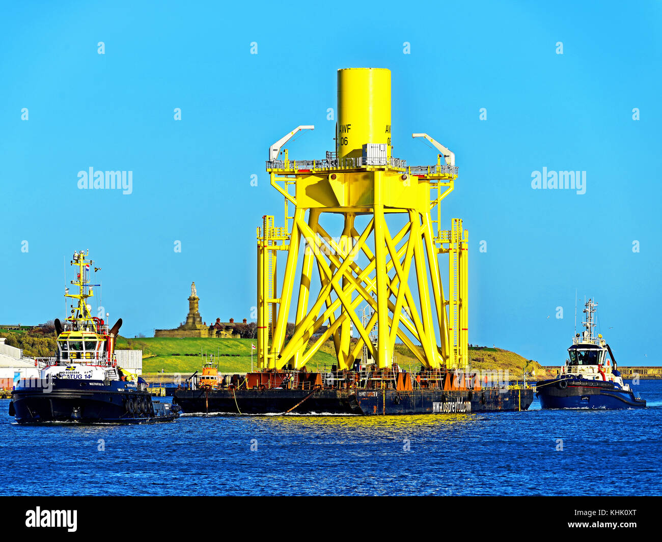 Barge Osprey Carrier II with massive load of wind turbine or rig ...