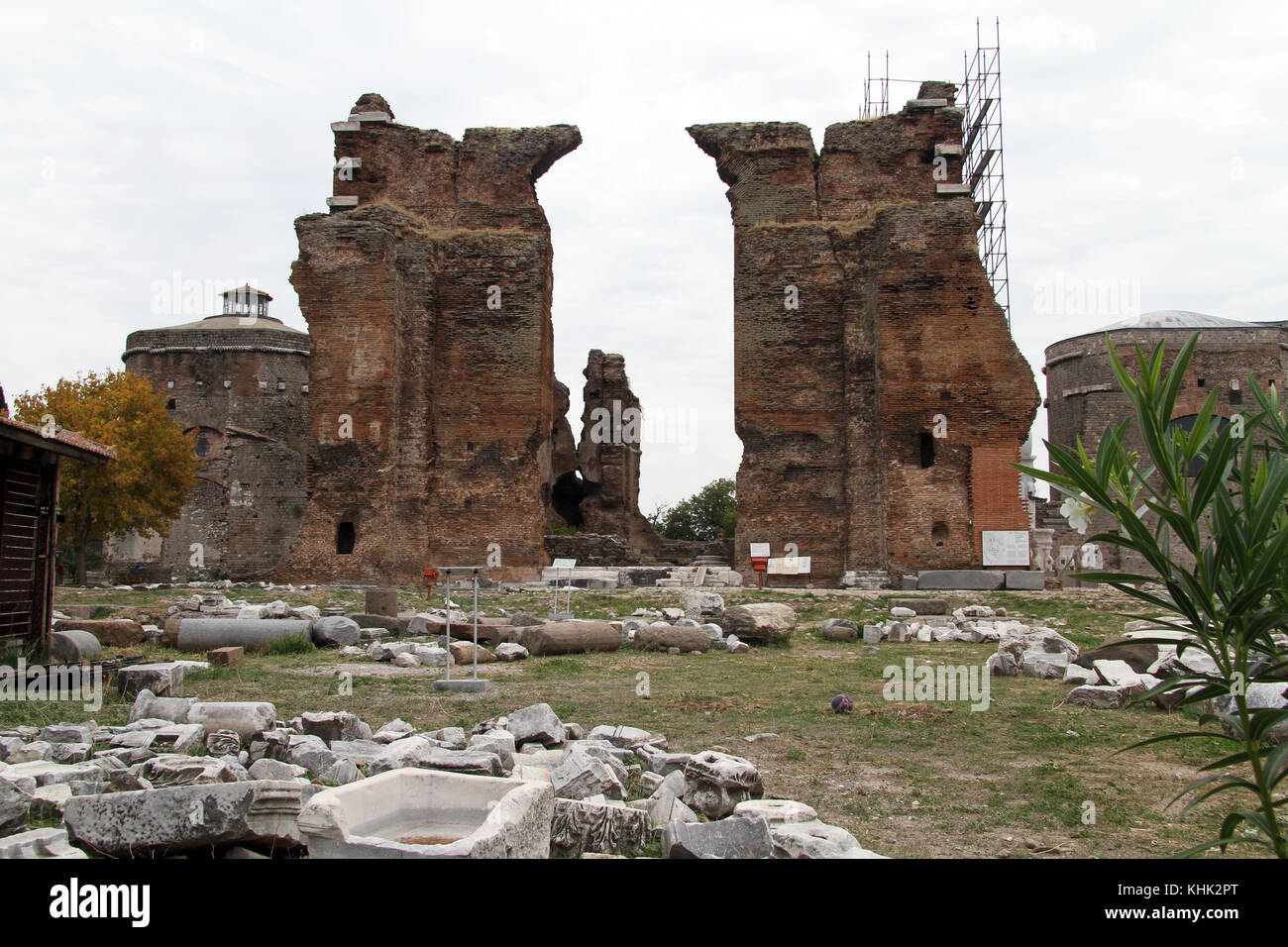 Red basilica hi-res stock photography and images - Alamy