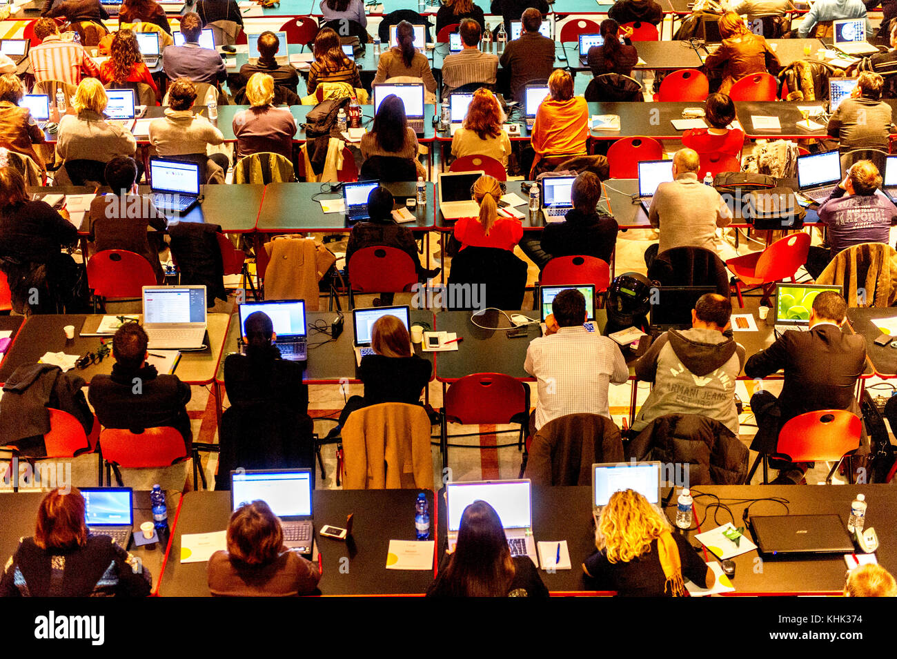 Google classroom hi-res stock photography and images - Alamy