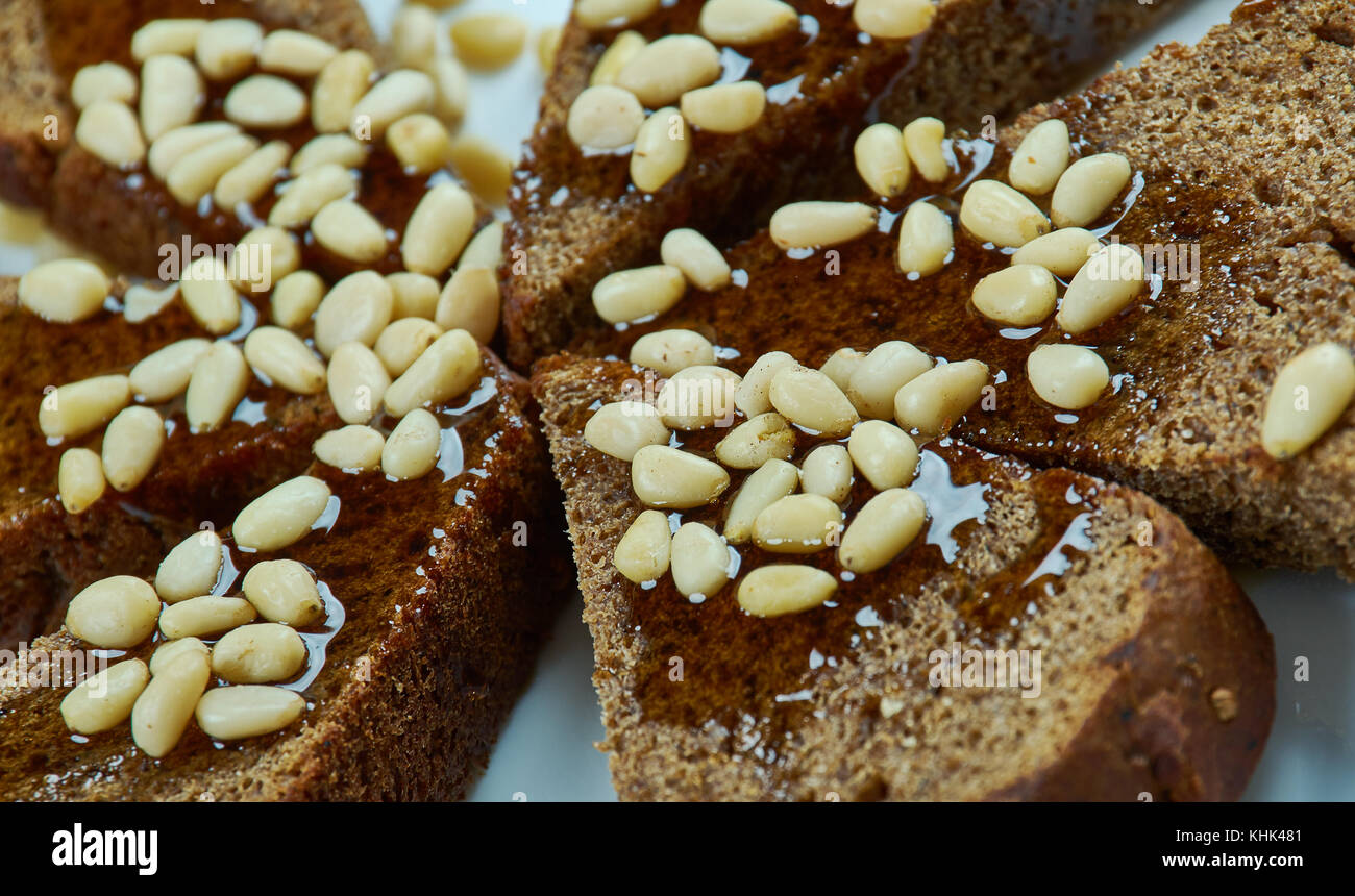 Pokerounce - English Medieval bread dish Stock Photo - Alamy