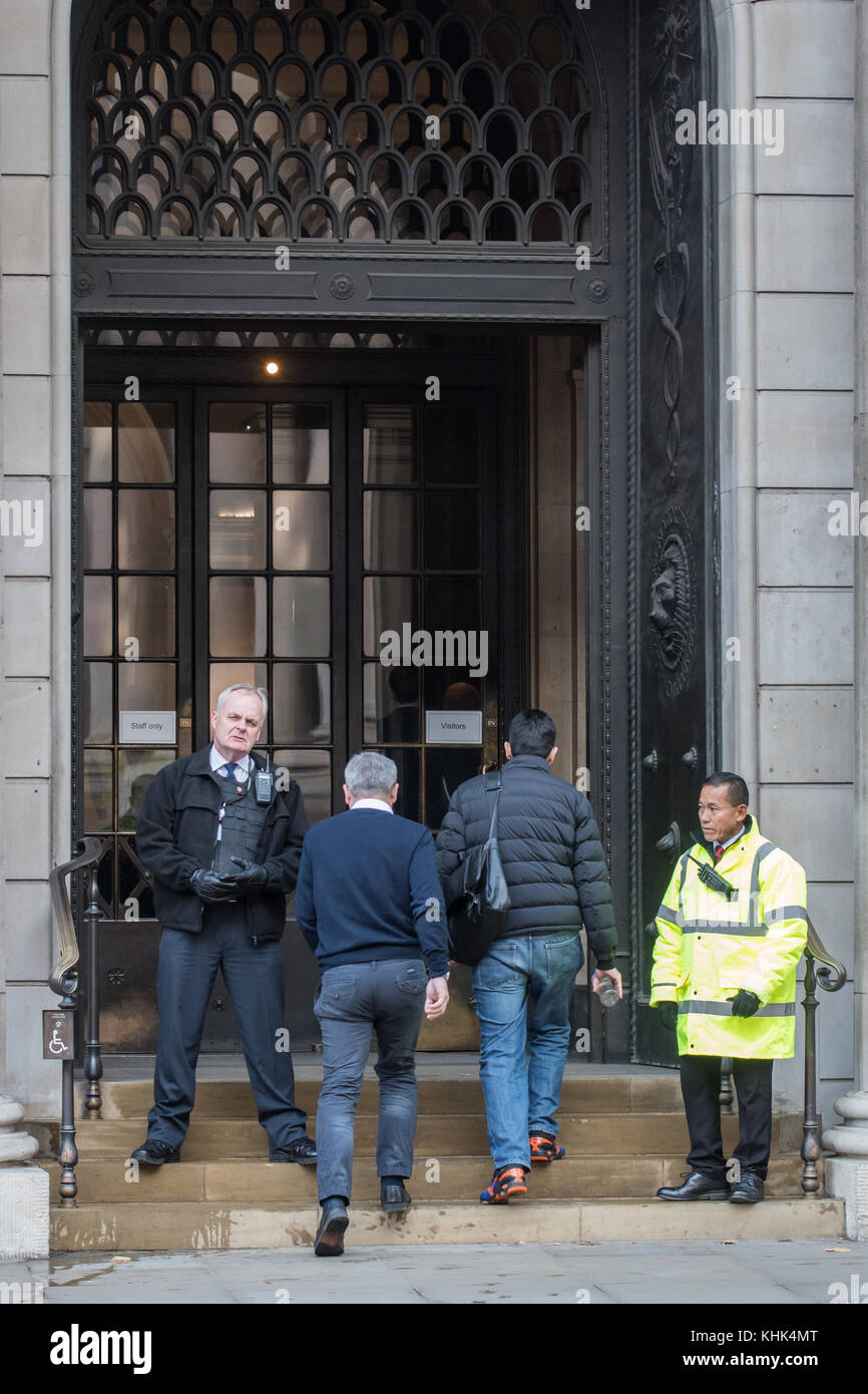 Uk entrance door bank england hi-res stock photography and images - Alamy