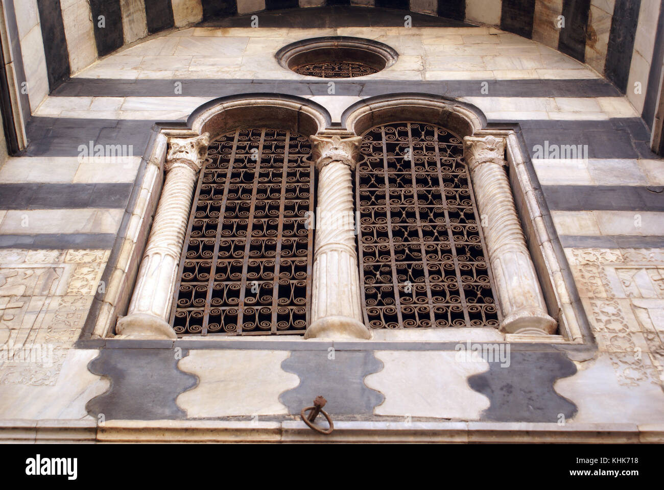 Wall and window of mosque in Cairo, Egypt Stock Photo - Alamy