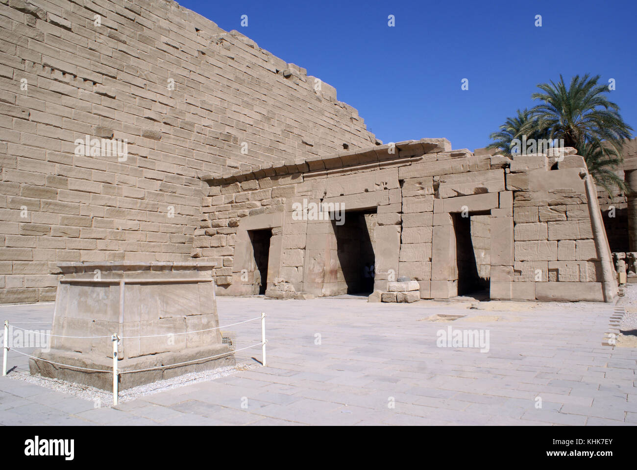 Egypt ruins inside hi-res stock photography and images - Alamy