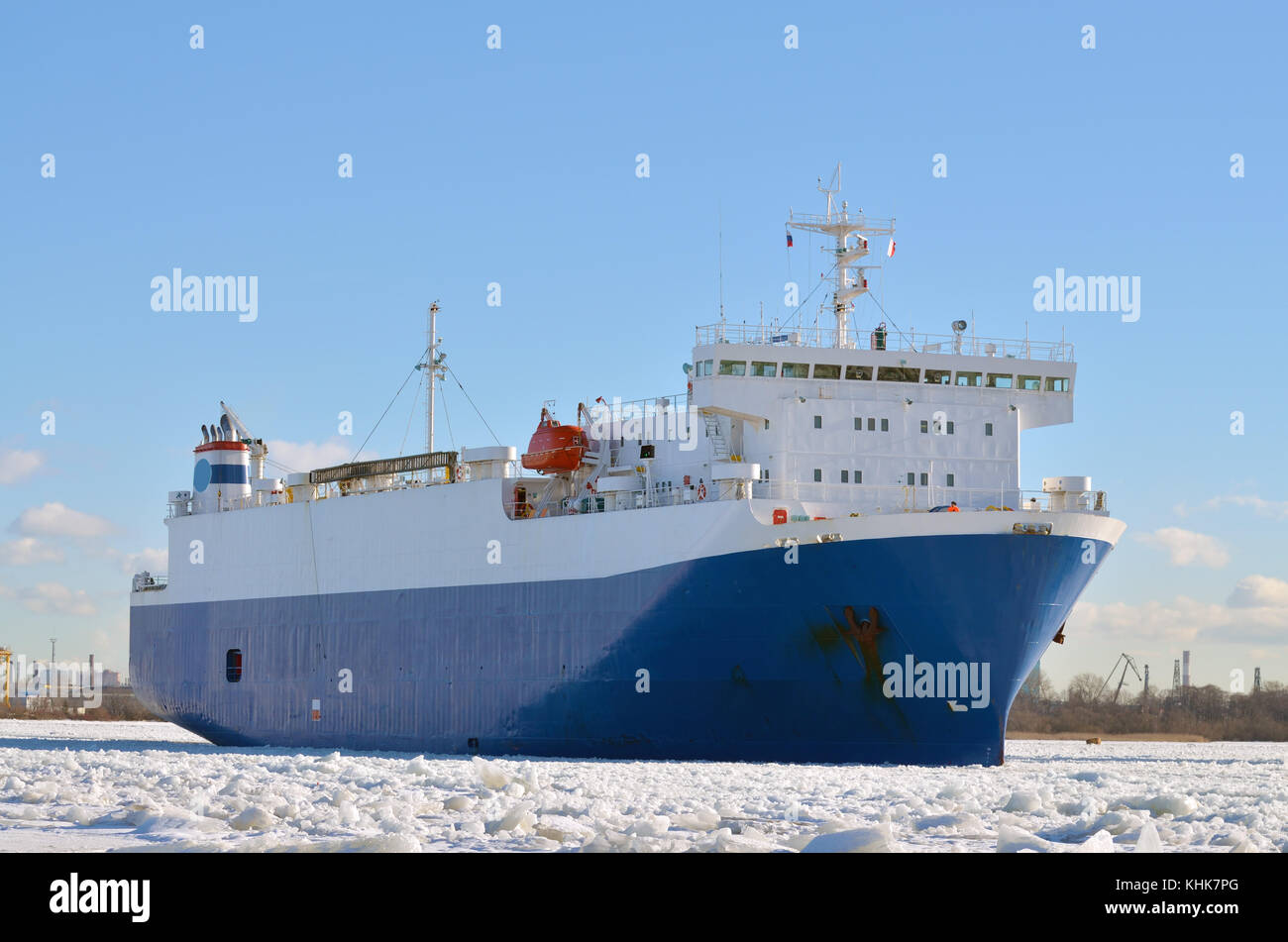 The loaded vessel leaves port isleduetsya its route Stock Photo - Alamy
