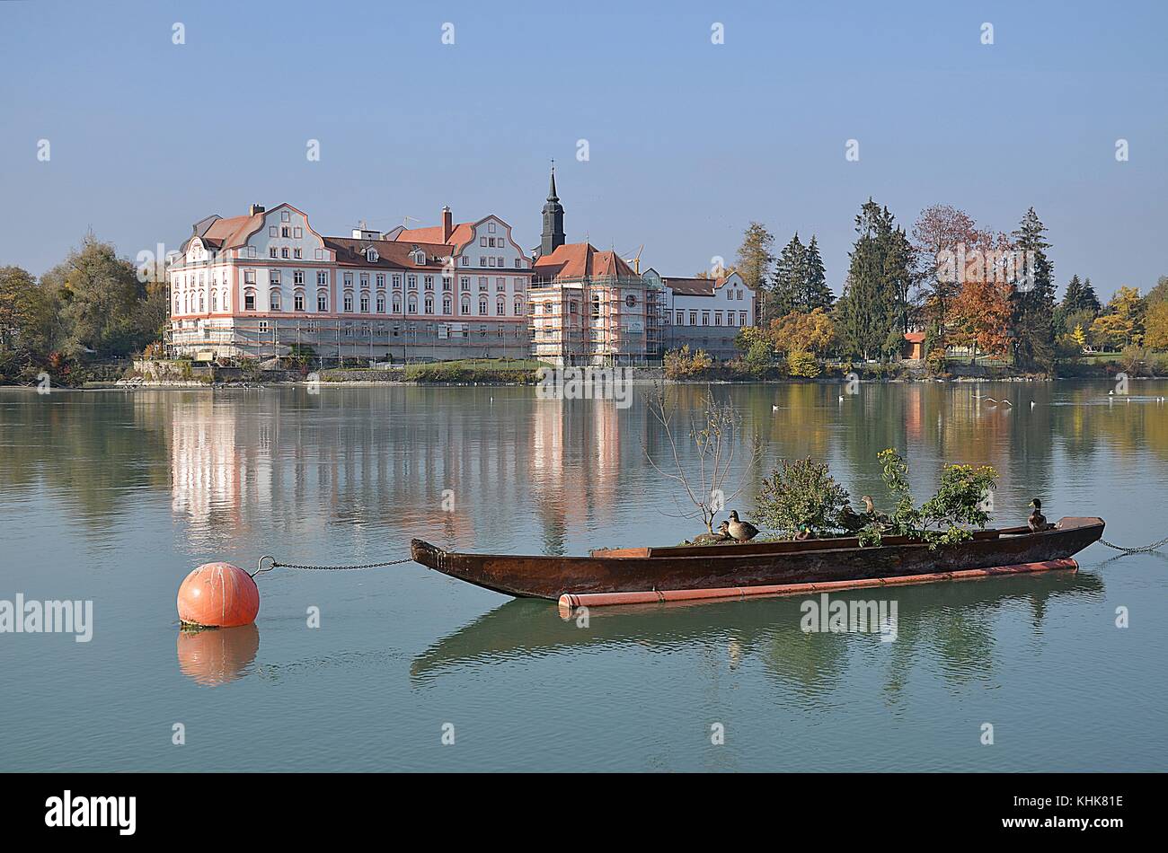 View from Schärding (Austria) over the river Inn to Neuhaus (Bavaria ...