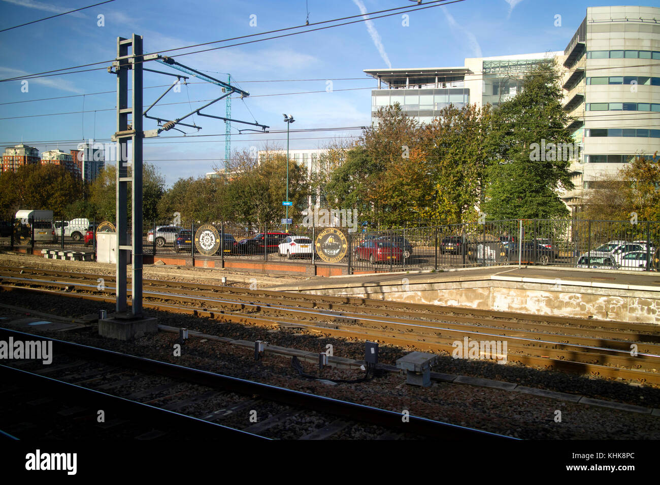 Platform at Leeds Train Station, West Yorkshire, England Stock Photo ...