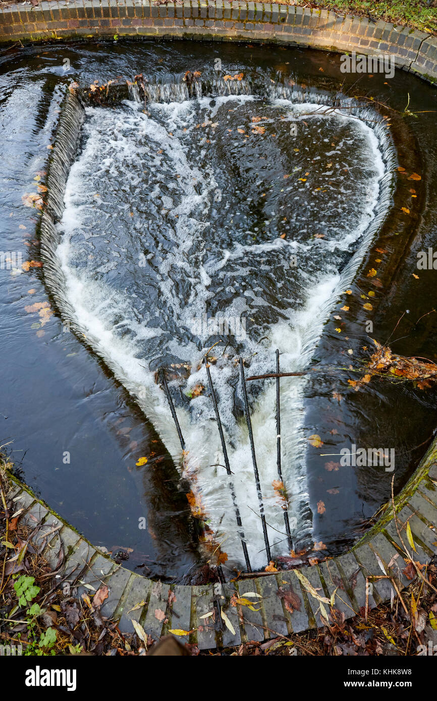 Overflow canal hi-res stock photography and images - Alamy