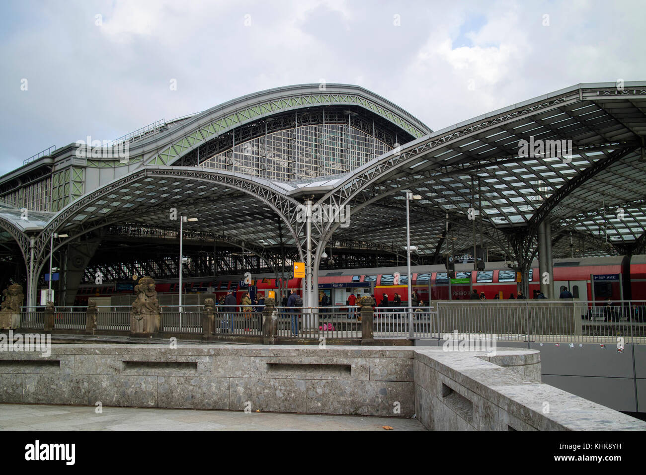 Cologne main train station, Innenstadt central city district and ...