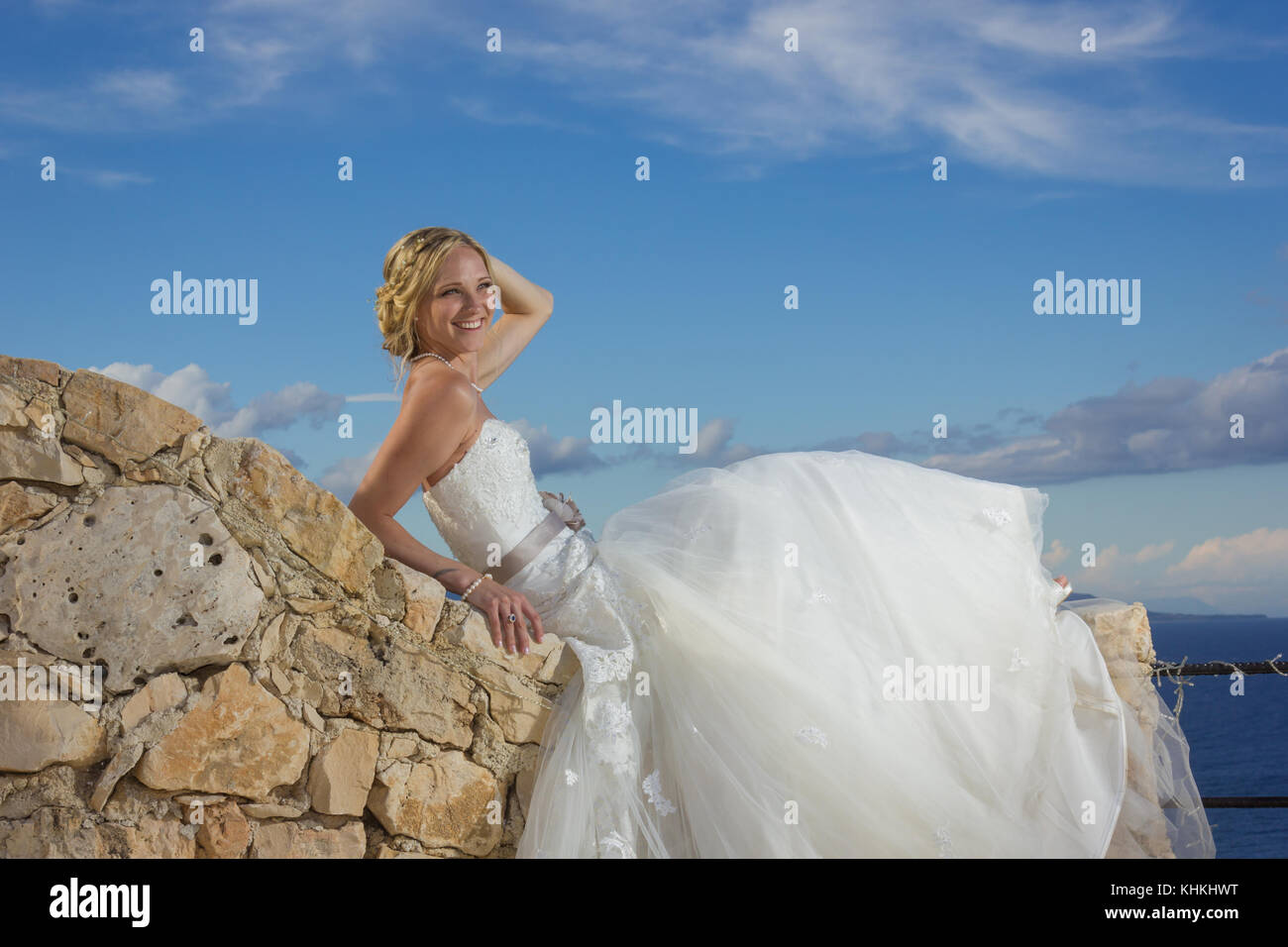 portrait of a beautiful bride in a greek island Stock Photo - Alamy