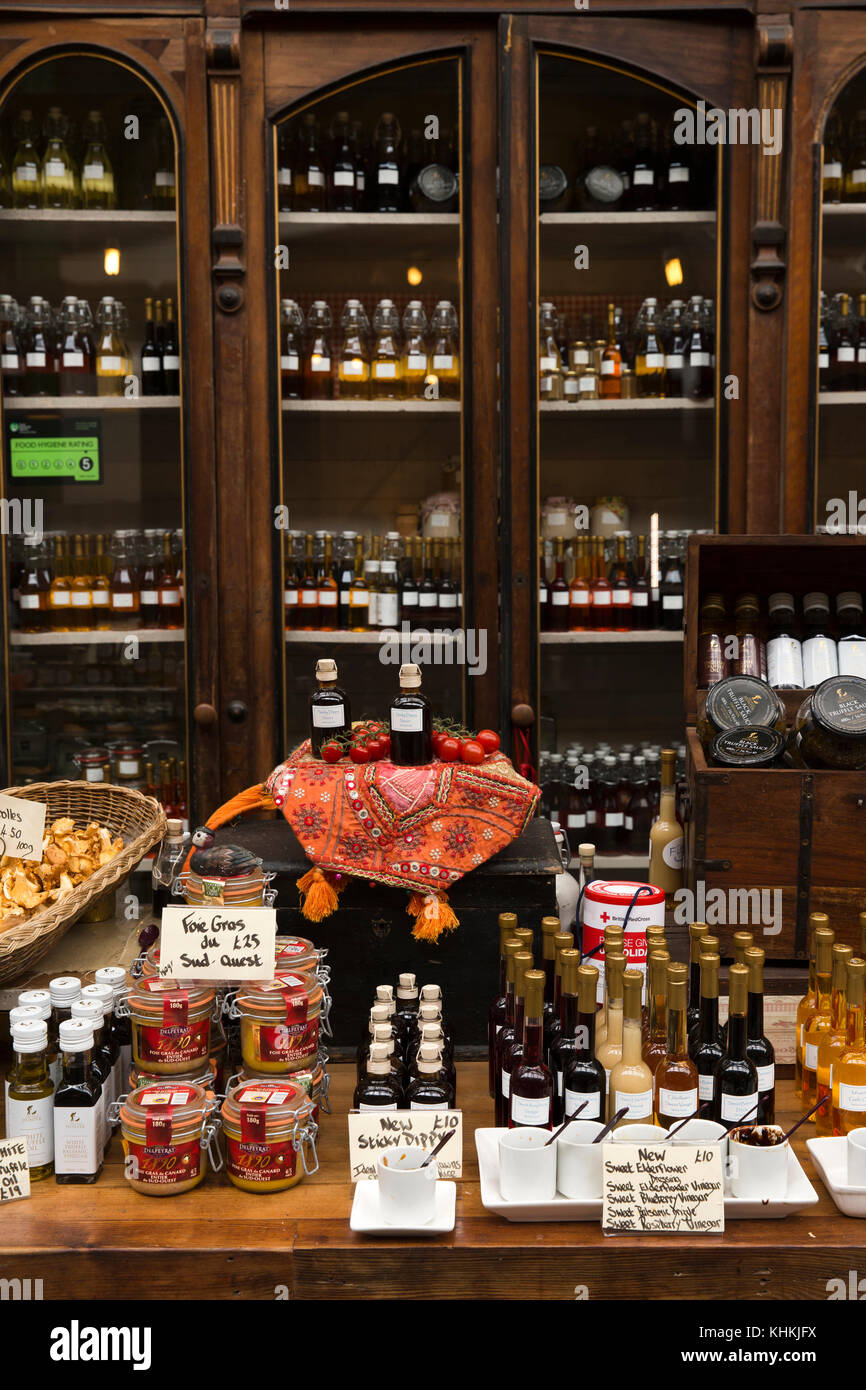 UK, London, Southwark, Borough Market, Three Crown Square, Fitz fine ...