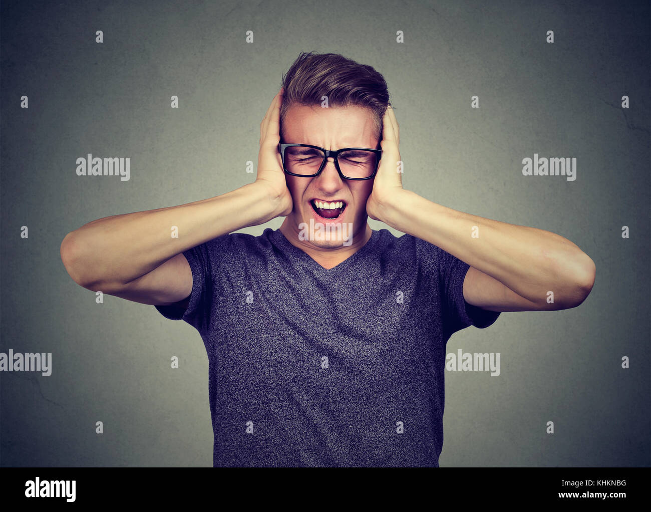 Loud noise hi-res stock photography and images - Alamy