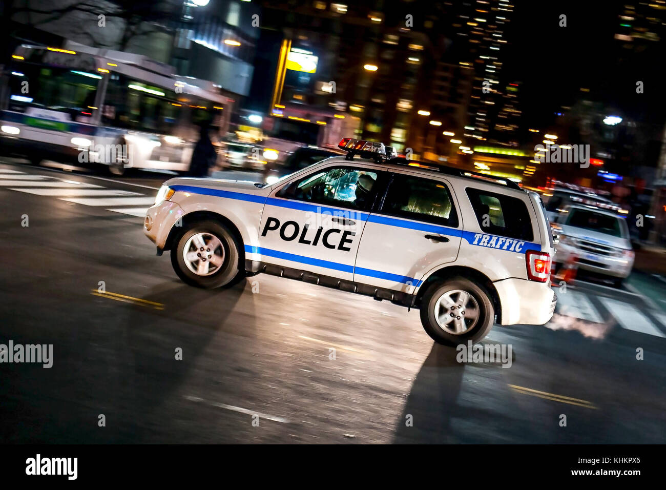 Dark street police car hi-res stock photography and images - Alamy