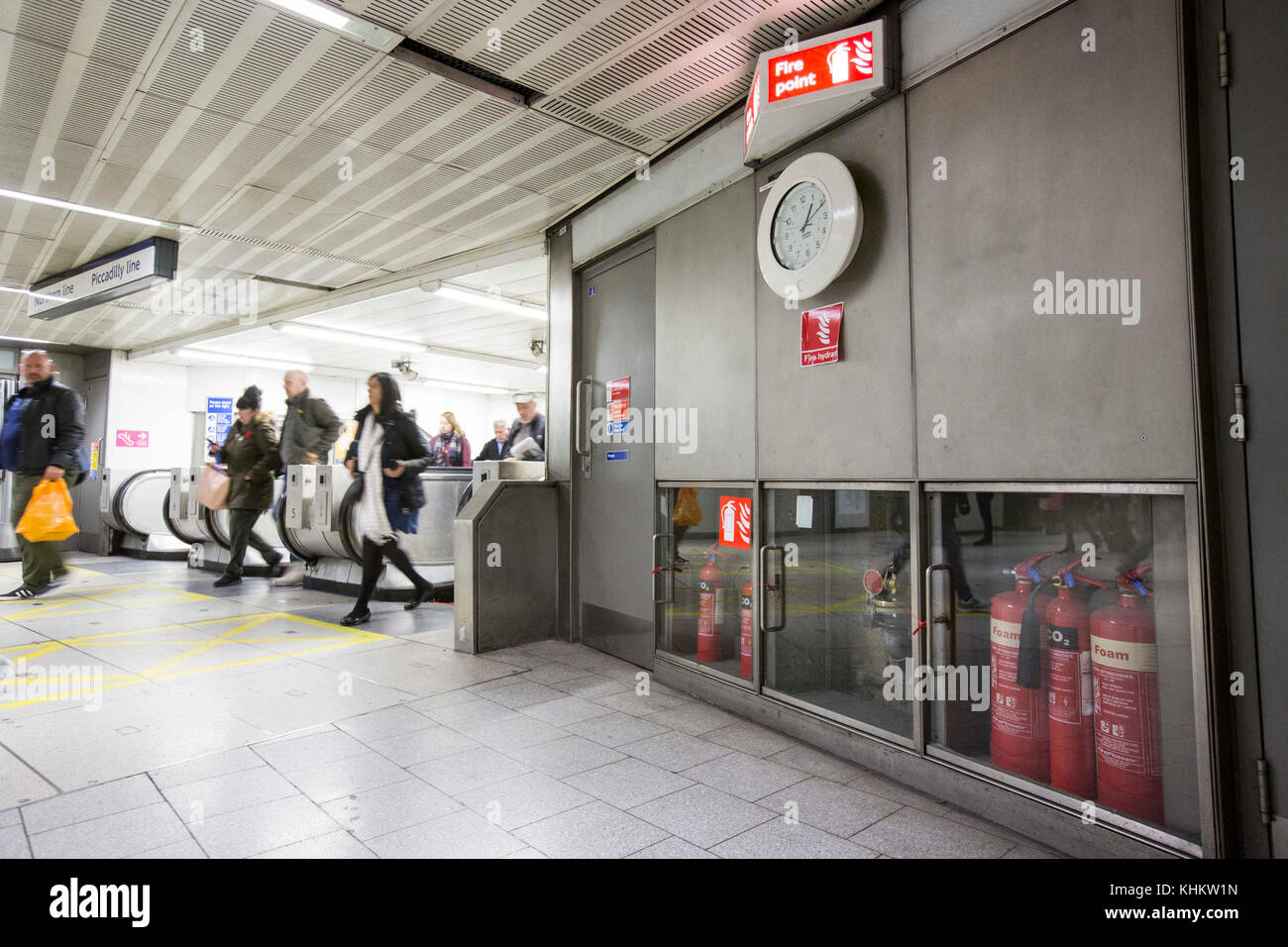 Kings cross fire 1987 hi-res stock photography and images - Alamy