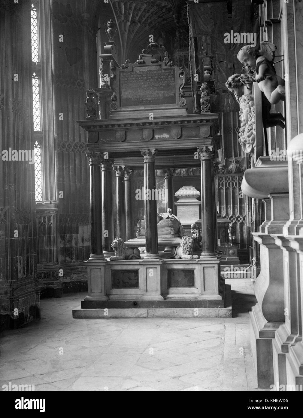Royal Tombs in Westminster Abbey Stock Photo - Alamy