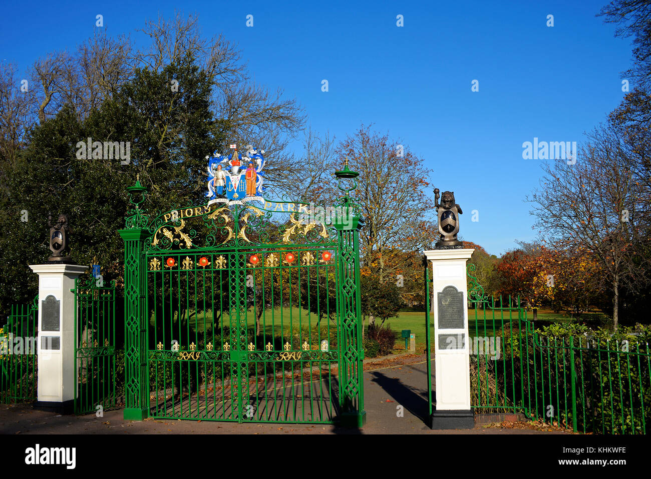 Park gates hi-res stock photography and images - Alamy
