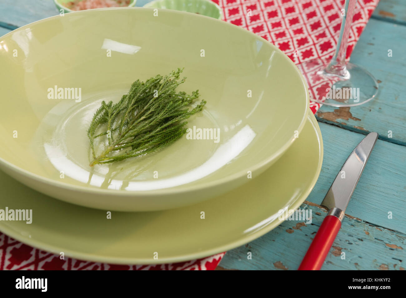 Overhead of table setting on wooden plank Stock Photo - Alamy