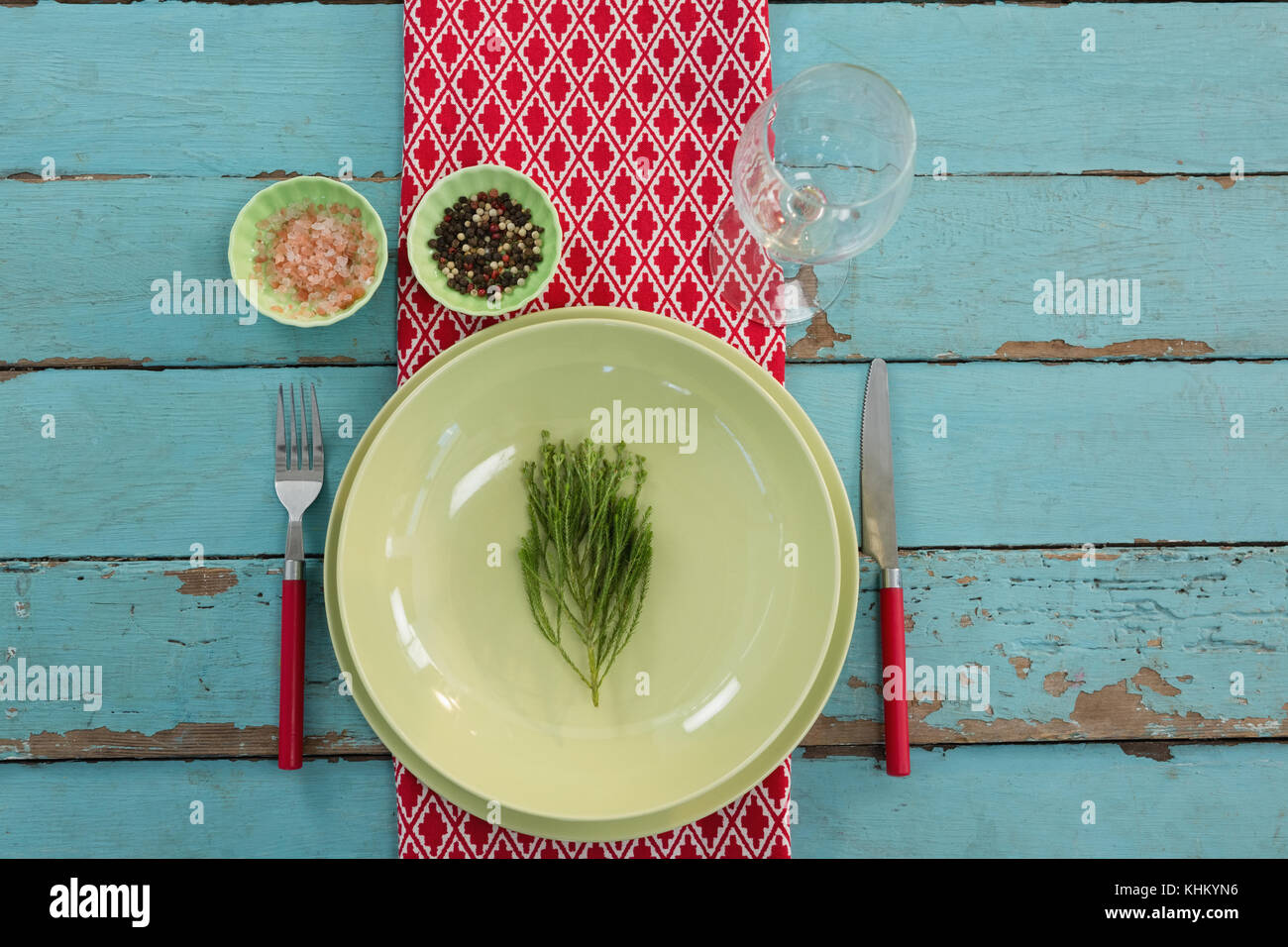 Overhead table setting hi-res stock photography and images - Alamy