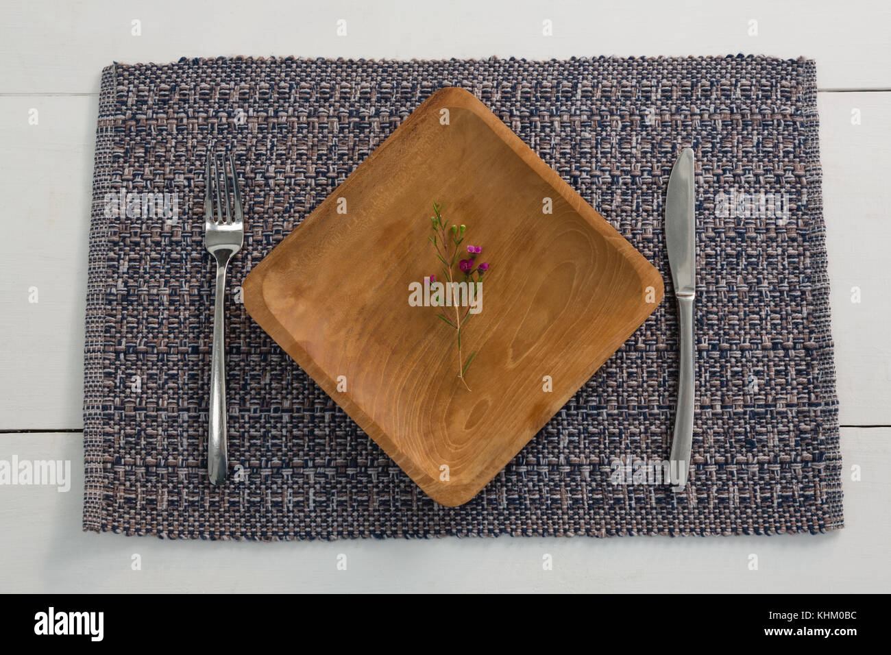 Overhead of elegance table setting on wooden plank Stock Photo - Alamy