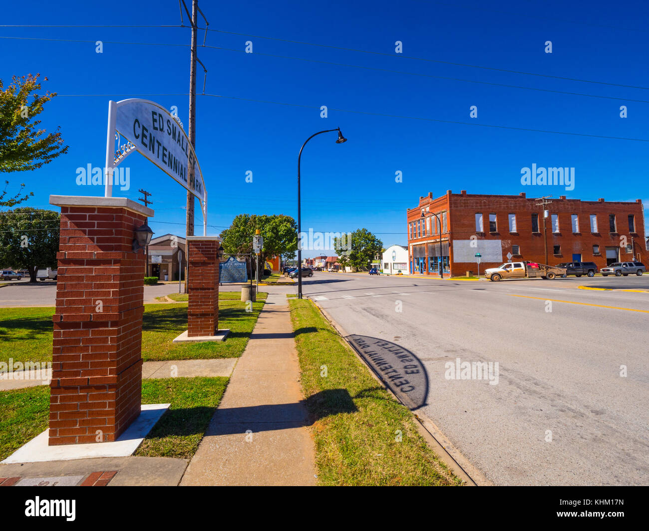 Beautiful Route 66 street view at a small town in Oklahoma - STROUD ...