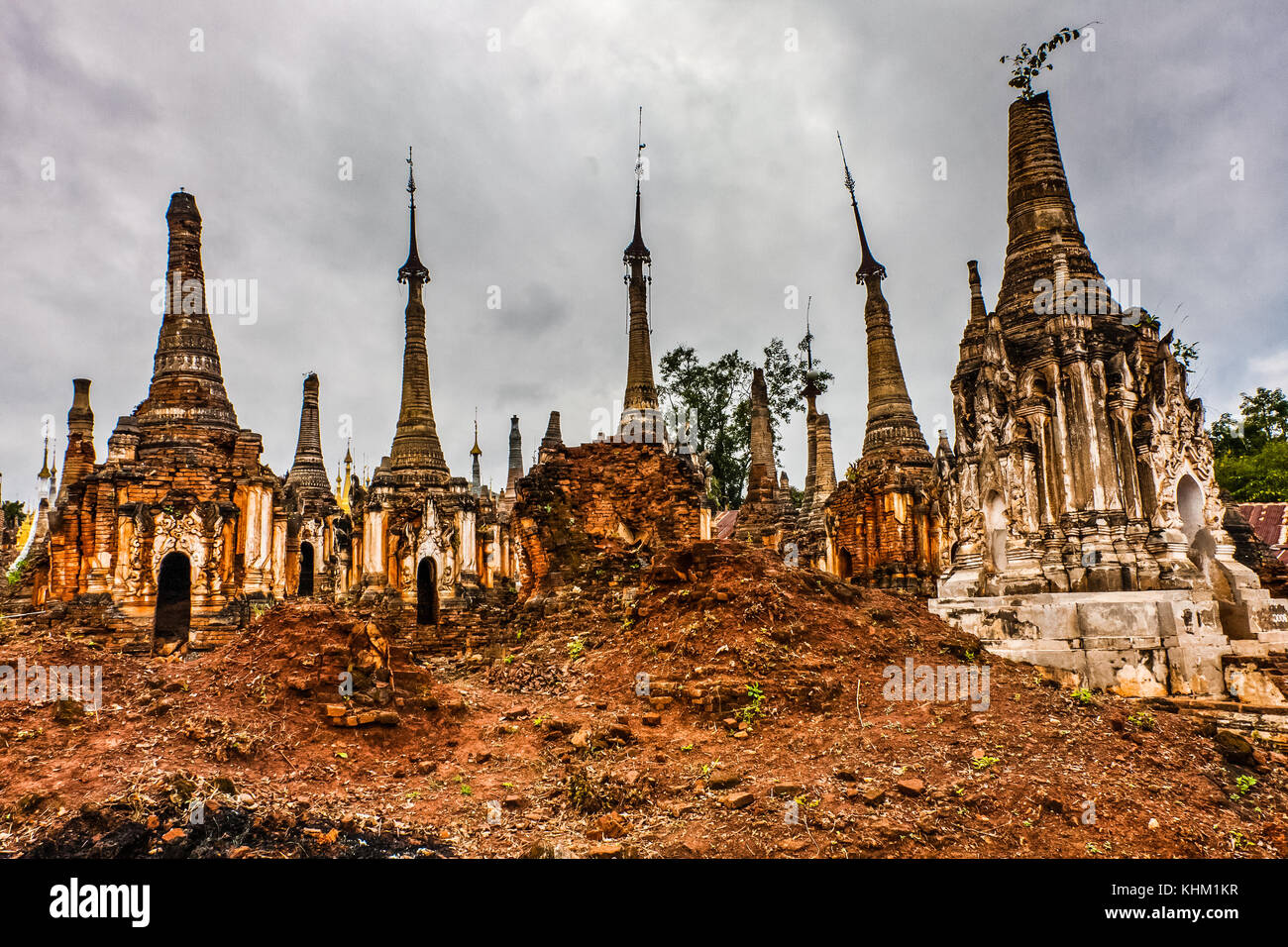 Shwe Inn Dein Pagoda, Shan State, Myanmar Stock Photo - Alamy