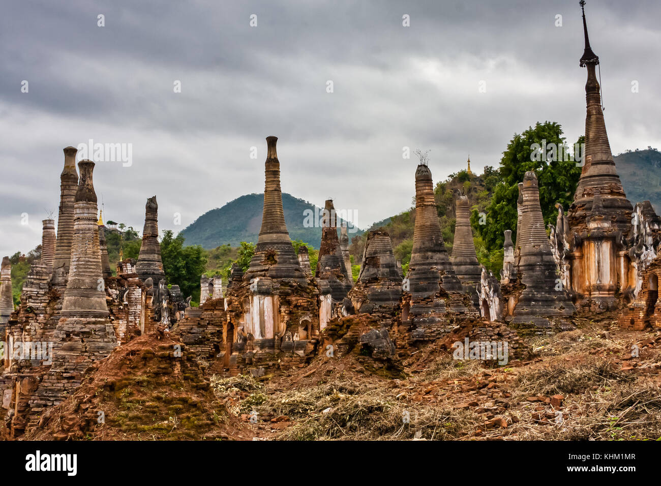 Shwe Inn Dein Pagoda, Shan State, Myanmar Stock Photo - Alamy