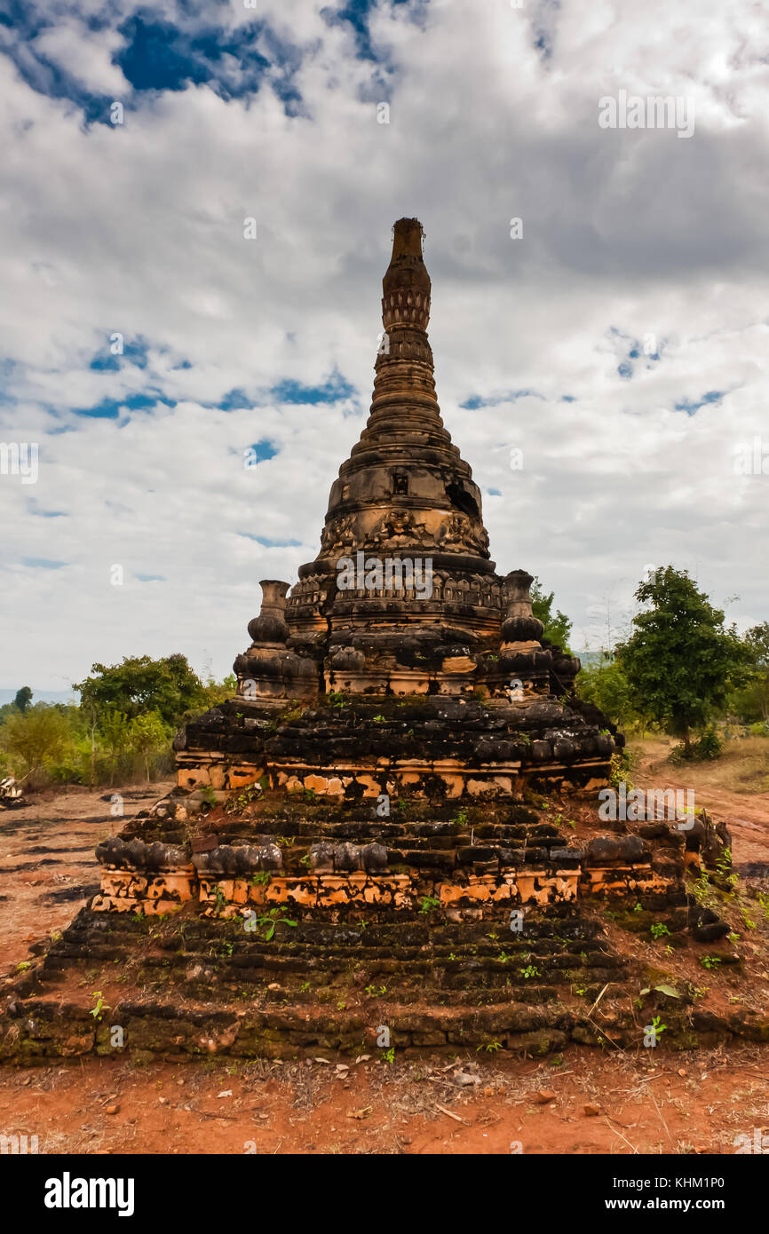 Shwe Inn Dein Pagoda, Shan State, Myanmar Stock Photo - Alamy