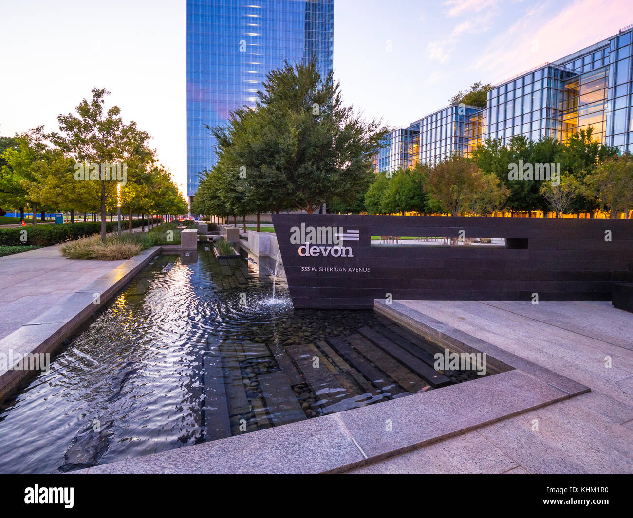 The modern architecture of Devon Energy buildings in Oklahoma City ...