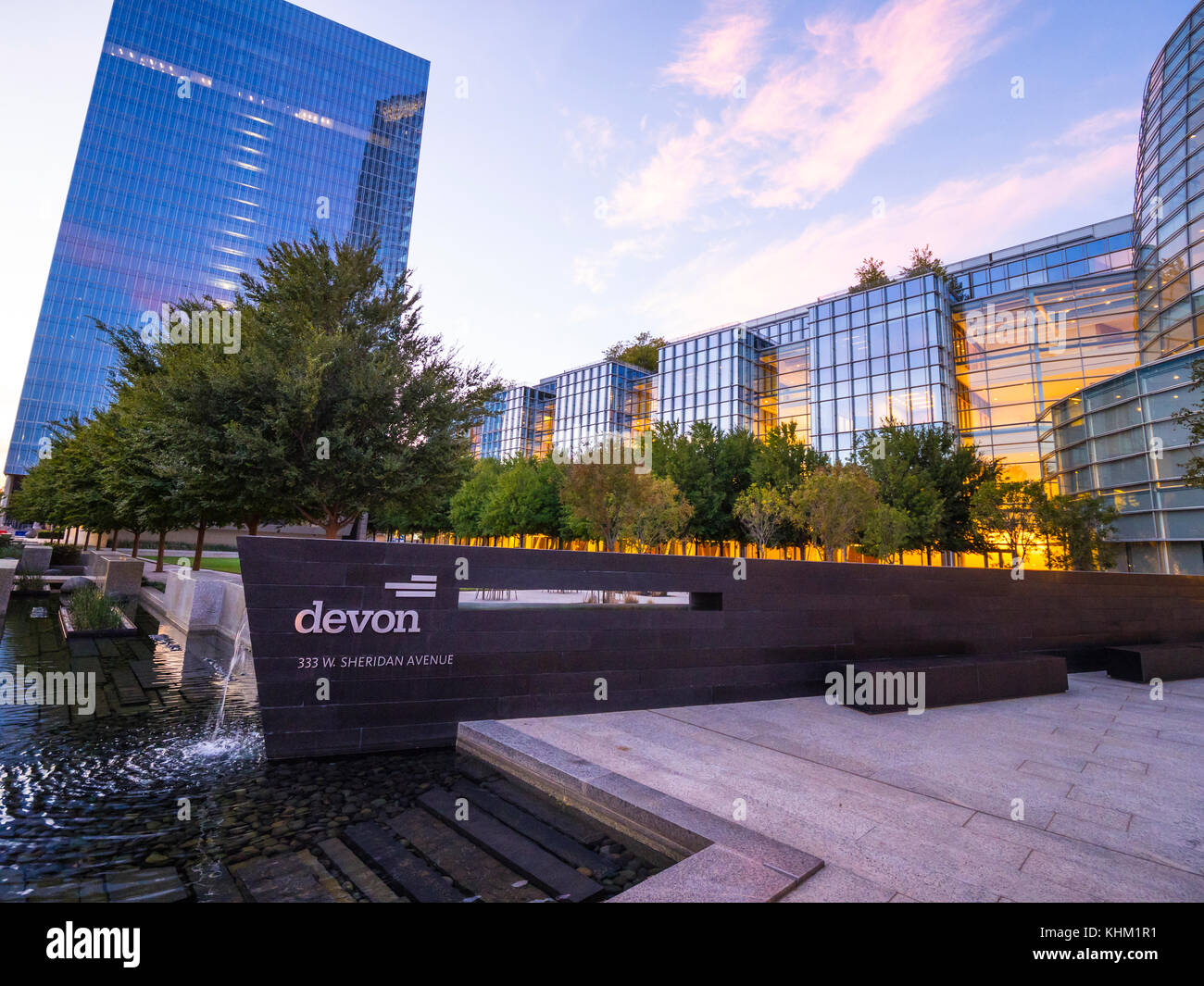 Devon energy tower hi-res stock photography and images - Alamy