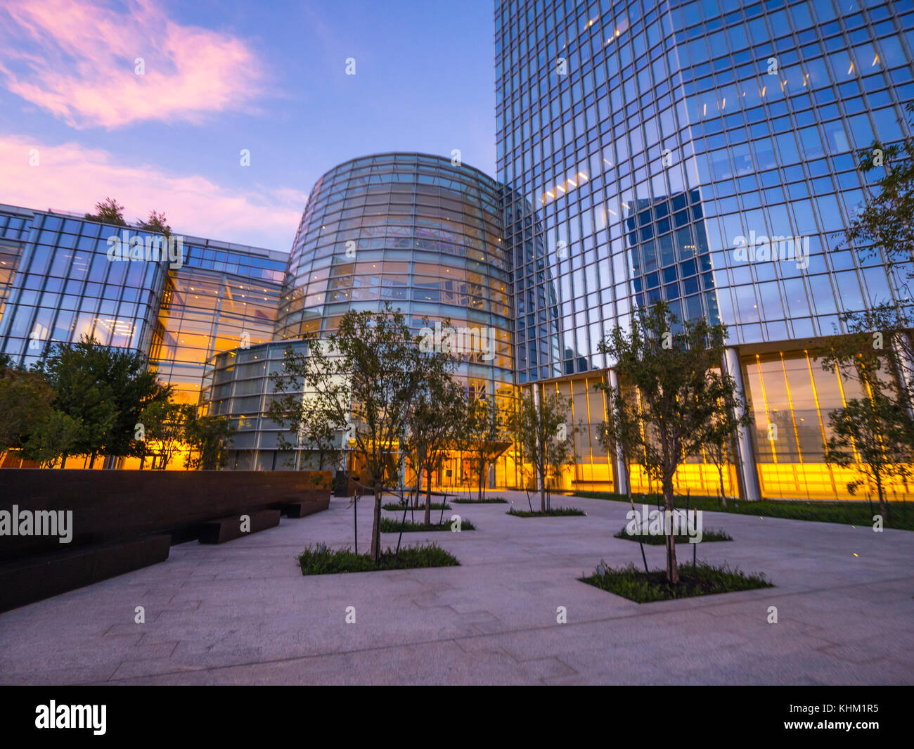 The modern architecture of Devon Energy buildings in Oklahoma City ...