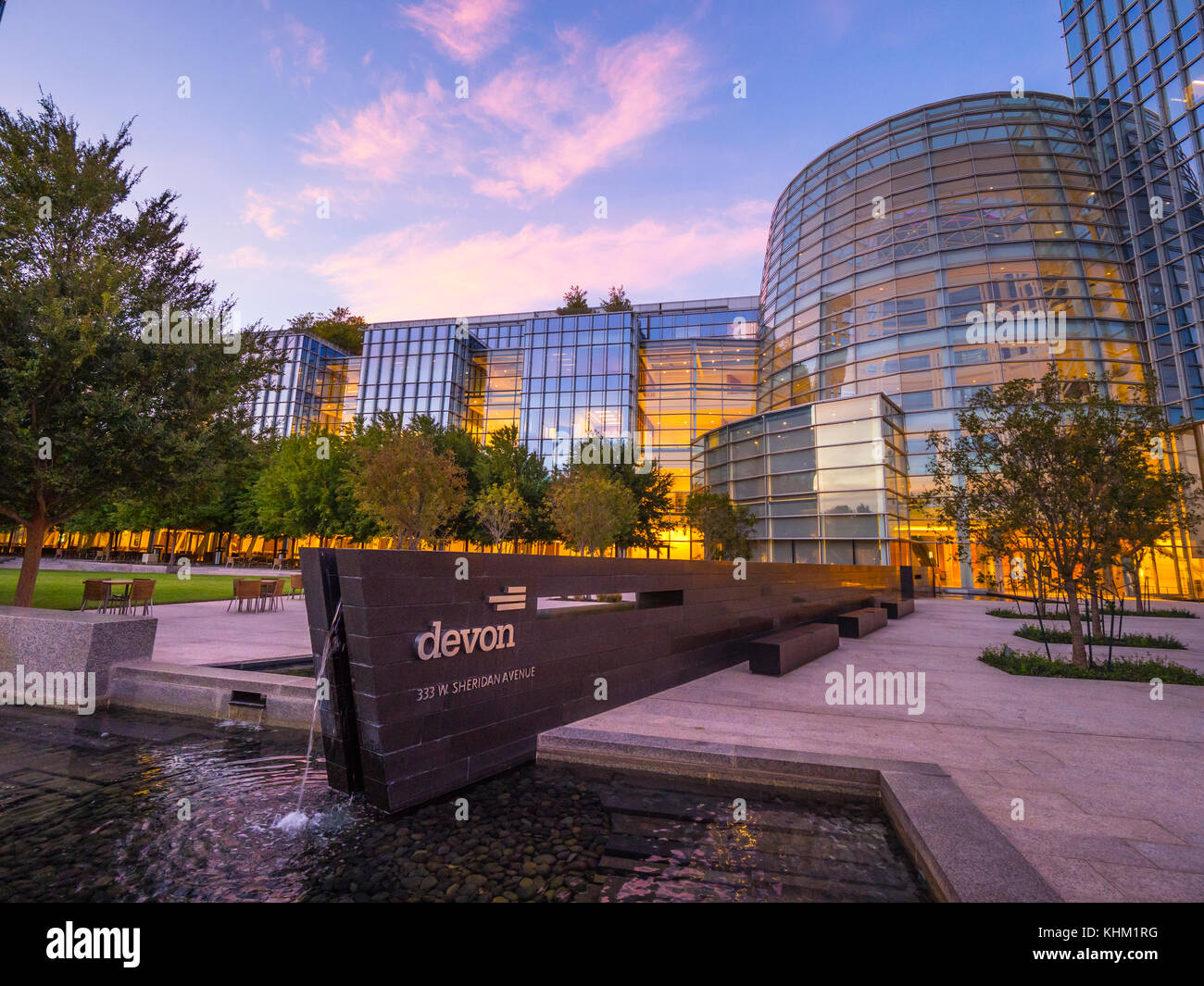 The modern architecture of Devon Energy buildings in Oklahoma City ...