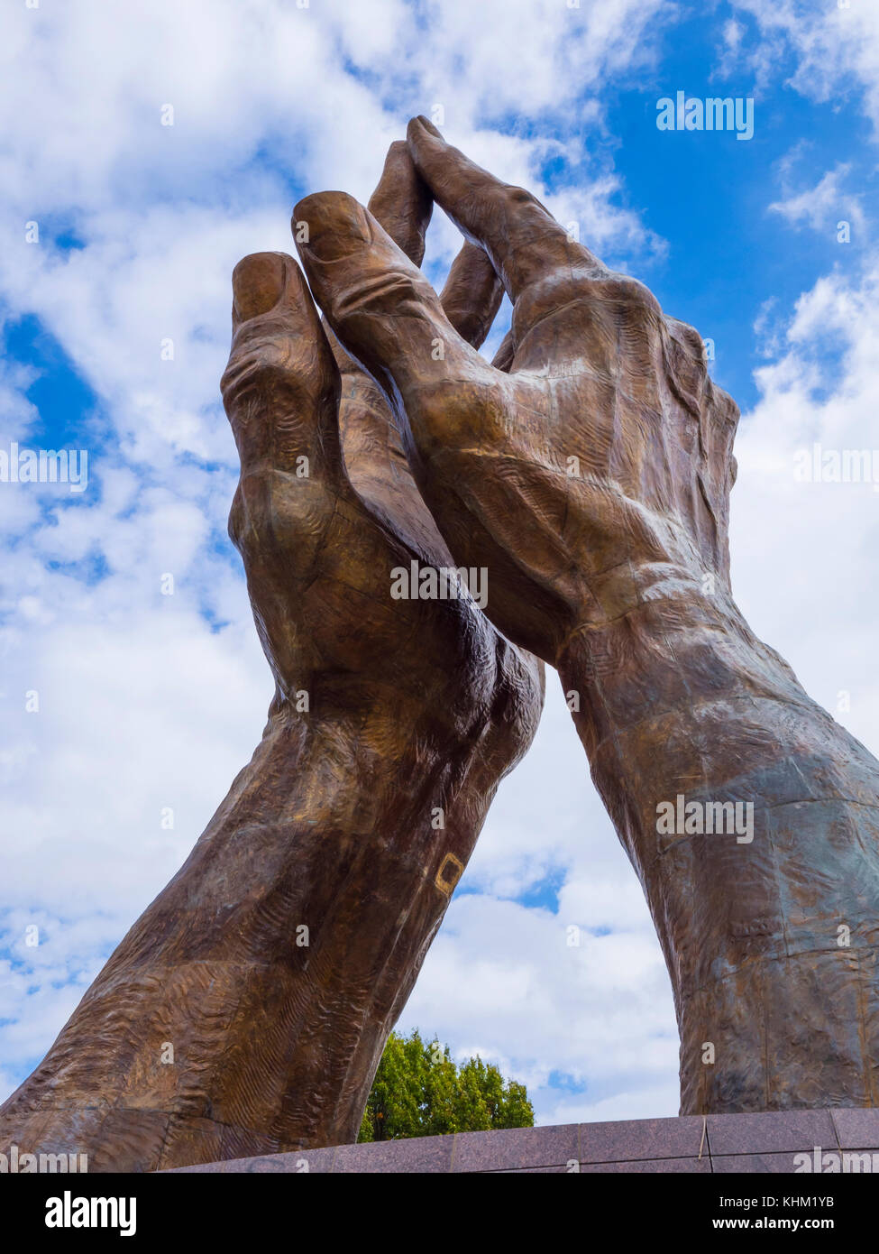 Huge praying hands sculpture at Oral Roberts University in Oklahoma ...
