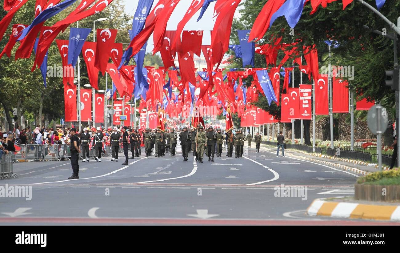 Turkish military istanbul flag parade hi-res stock photography and ...