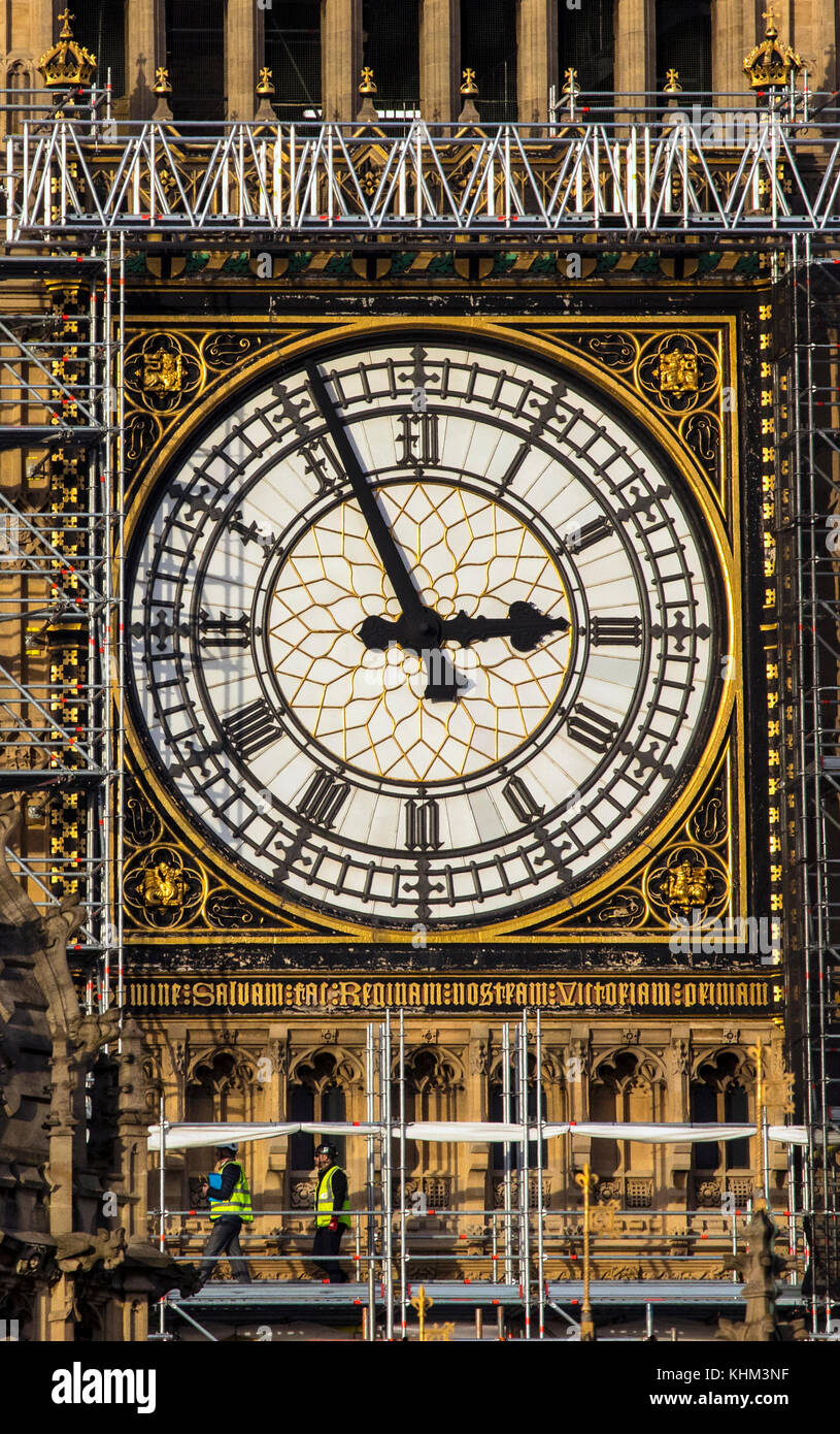 LONDON, UK - NOVEMBER 17TH 2017: Scaffolding around the clock face of ...
