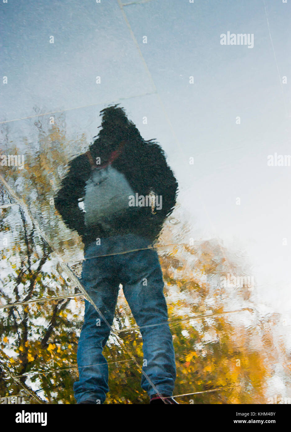 Man reflection water hi-res stock photography and images - Alamy