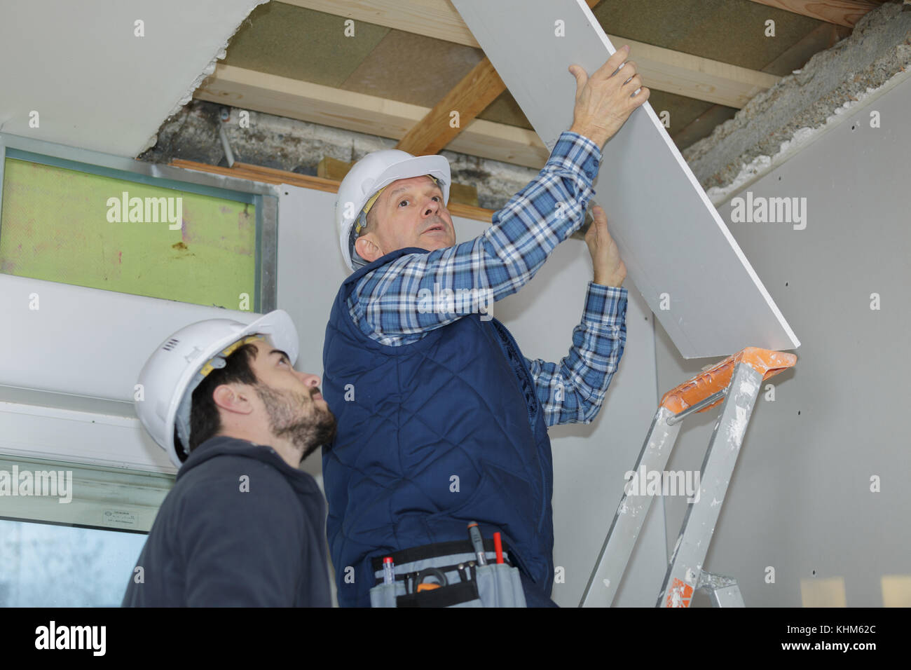 Adjusting ceiling panels hi-res stock photography and images - Alamy