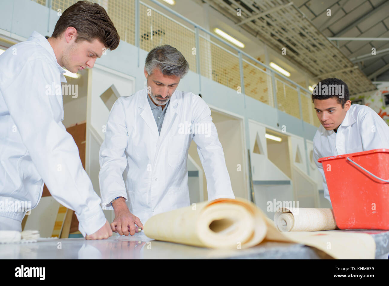 Wallpaper Paste Bucket Stock Photos & Wallpaper Paste Bucket Stock ...