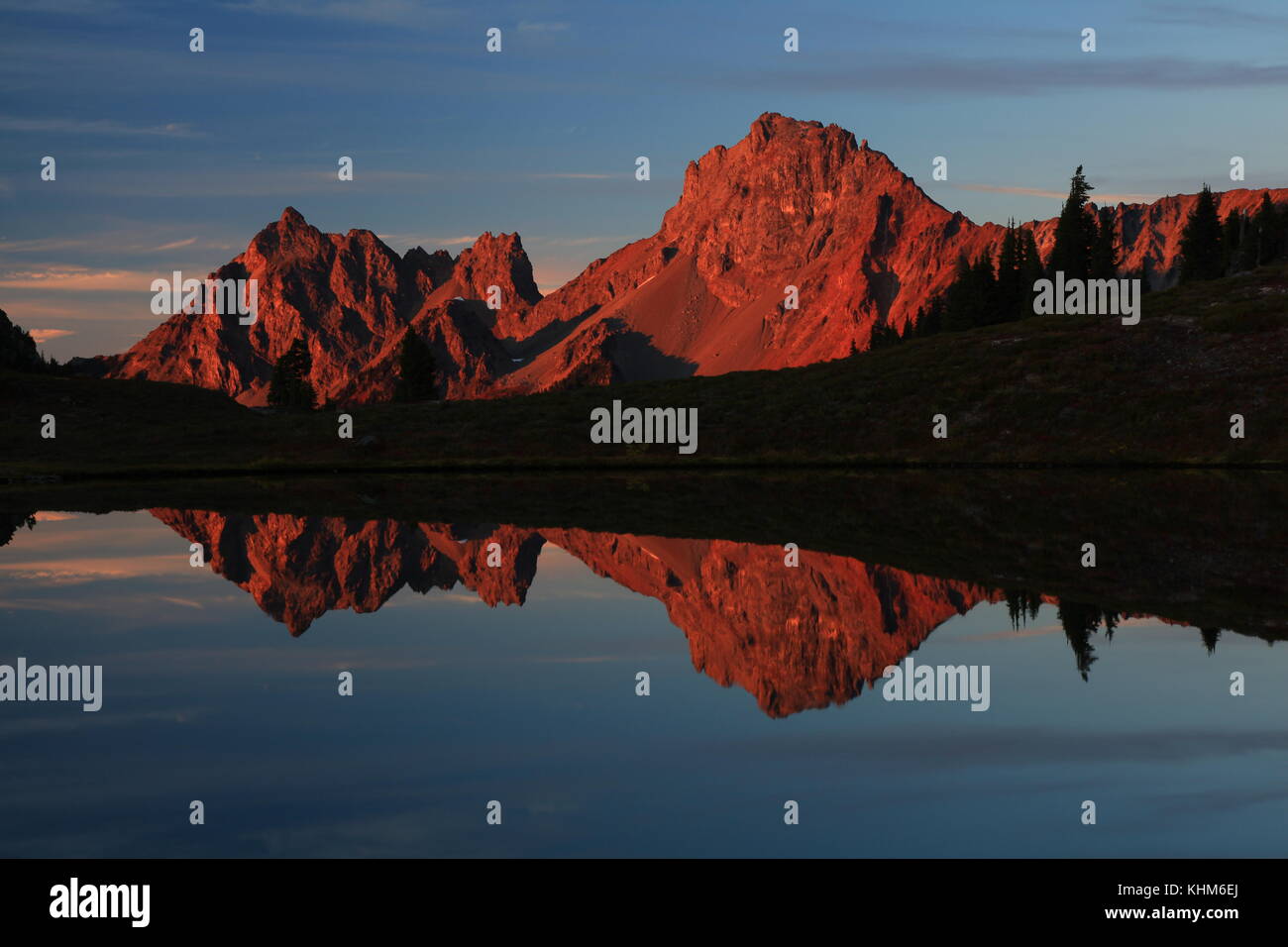 American canadian border hi-res stock photography and images - Alamy