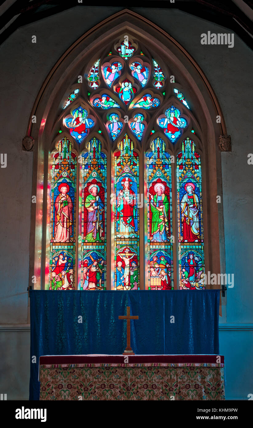 Stained Glass window in St Edward church, Stow on the Wold ...